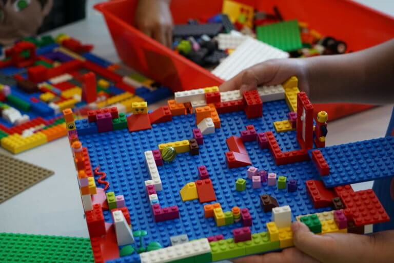 How to Make a LEGO Marble Maze Labyrinth [Tutorial] – My STEM Toys